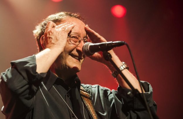 L'origine comique des toutes premières notes du tube "A Vava inouva ...